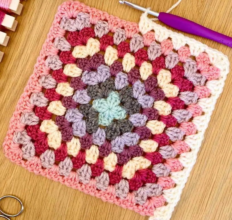 10 3 Color Granny Square Pattern Free & PDF Download 2025