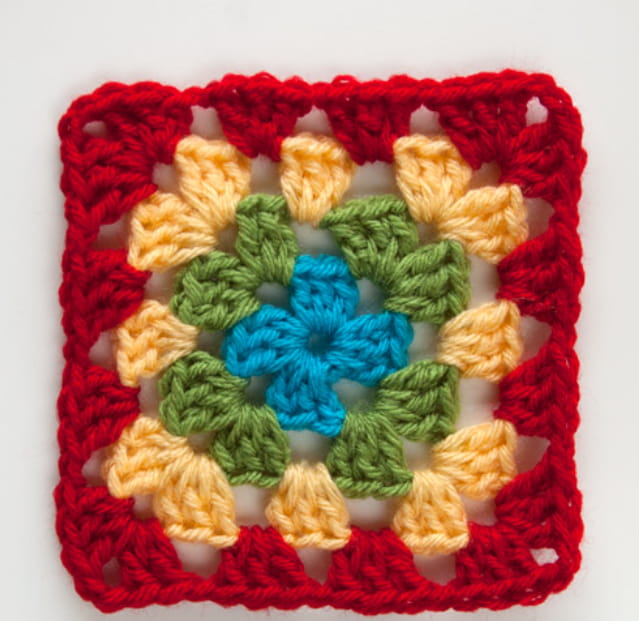 10 3 Color Granny Square Pattern Free & PDF Download 2025